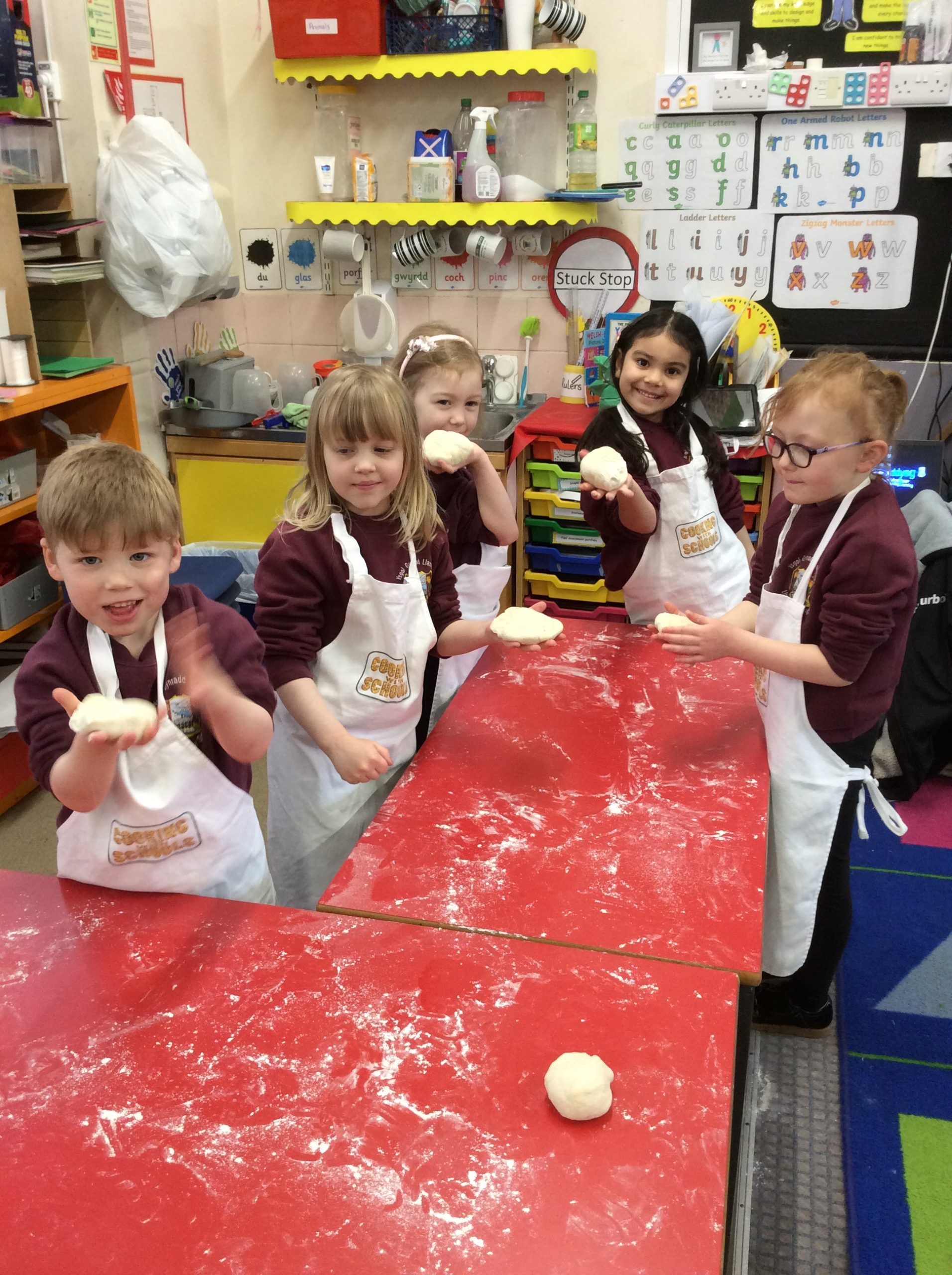 The little red hen - making bread! - Ysgol Gynradd Llanidloes Primary ...