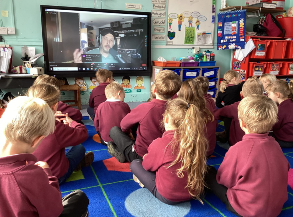 Musical Monday - Ysgol Gynradd Llanidloes Primary School